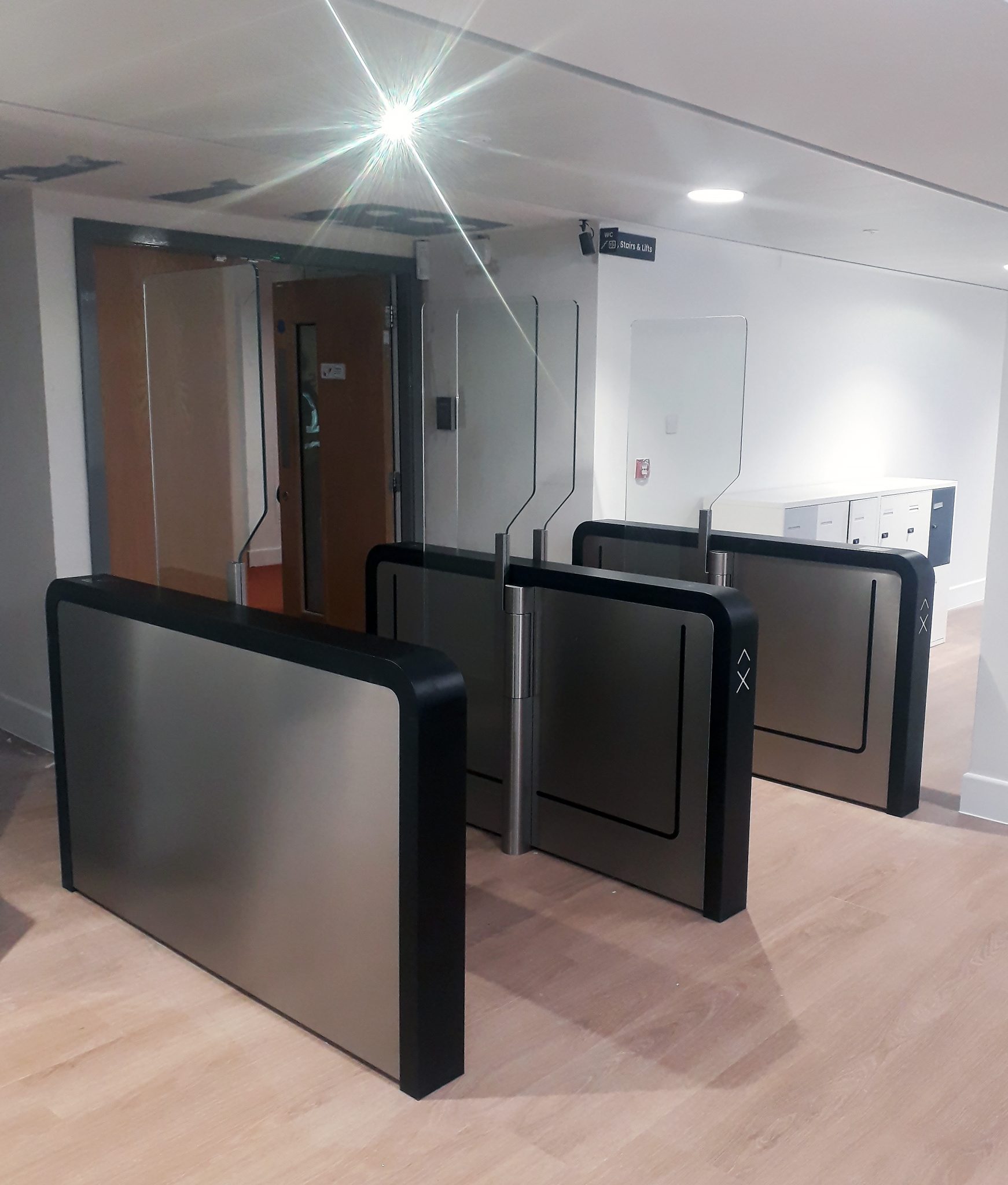 Full Height Glass Speed Gates - Safetell